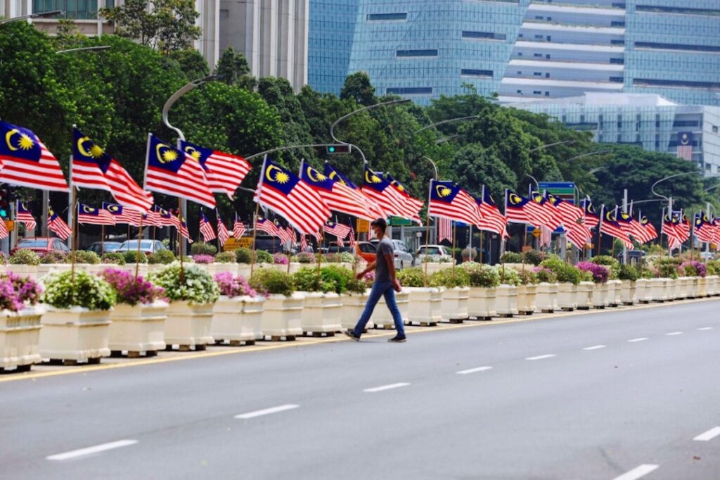 Ketahui adab dan pantang larang ketika menggunakan Jalur Gemilang - Relevan